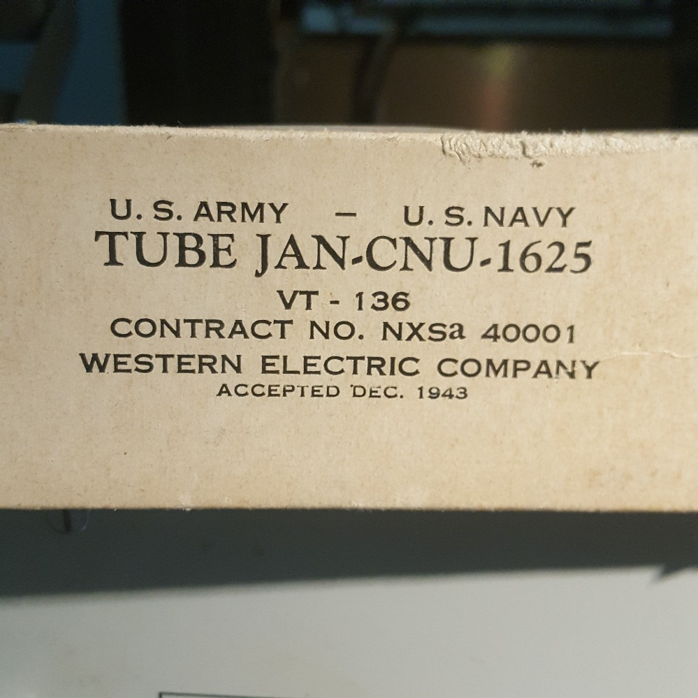 Philips MG zender KFSH 075 uit de 40er jaren - Buizenradioclub forum ...