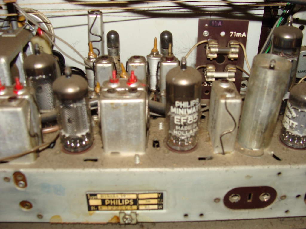 Philips B7X83A gered van de kraak. - Kunena - Buizenradioclub